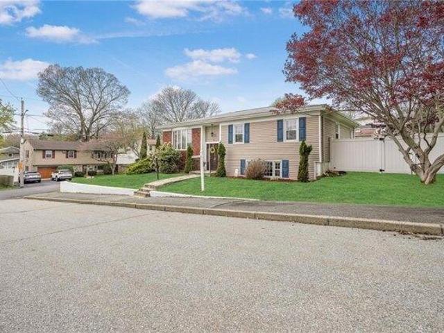 house with 3 bedroom, North Providence RI DLS102560351