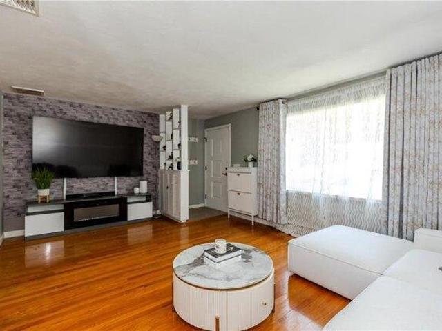 house with 3 bedroom, North Providence RI ES104191782