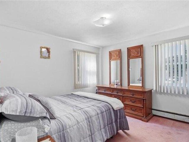 house with 3 bedroom, North Providence RI ES105192085