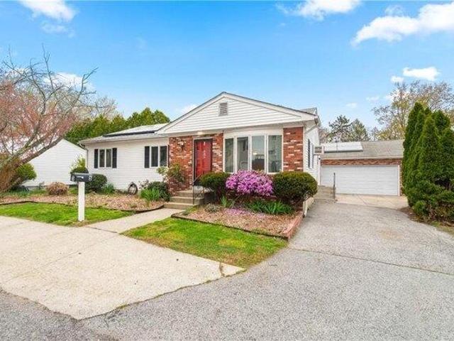 house with 3 bedroom, North Providence RI ES103848550