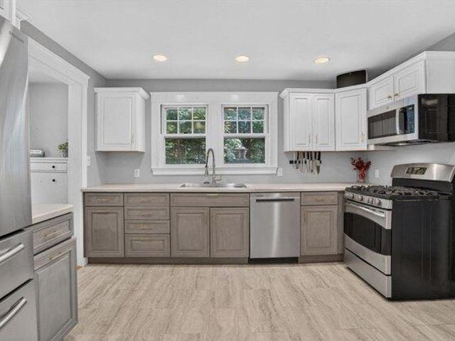 house with 3 bedroom, North Reading MA ES104045651