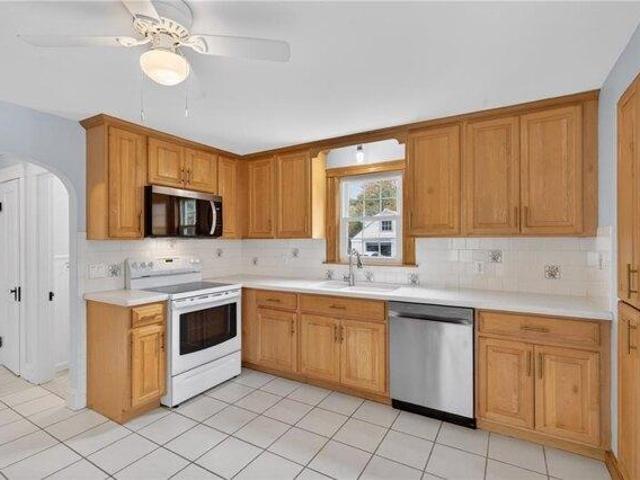 house with 3 bedroom, North Smithfield RI DLS102668609