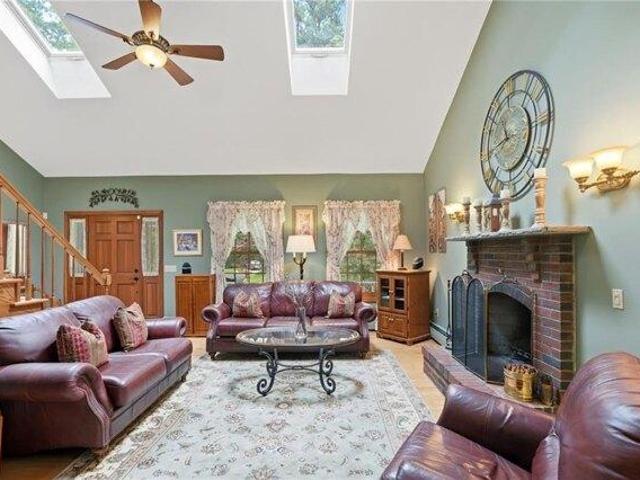 house with 3 bedroom, North Smithfield RI ES103888054
