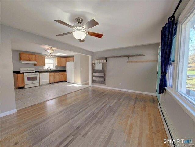 house with 3 bedroom, North Stonington CT ES104410934