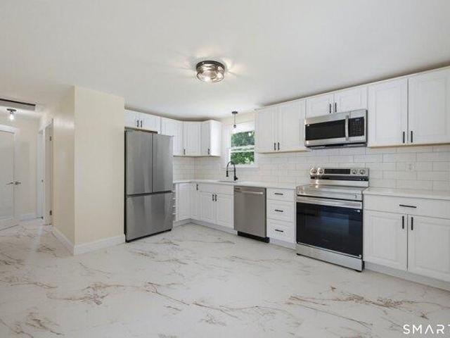 house with 3 bedroom, North Stonington CT ES105105734