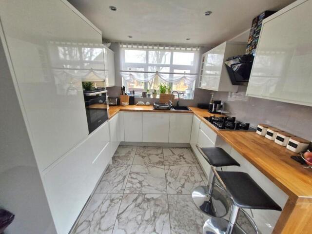 House With 3 Bedroom Northampton Northamptonshire ES88541060