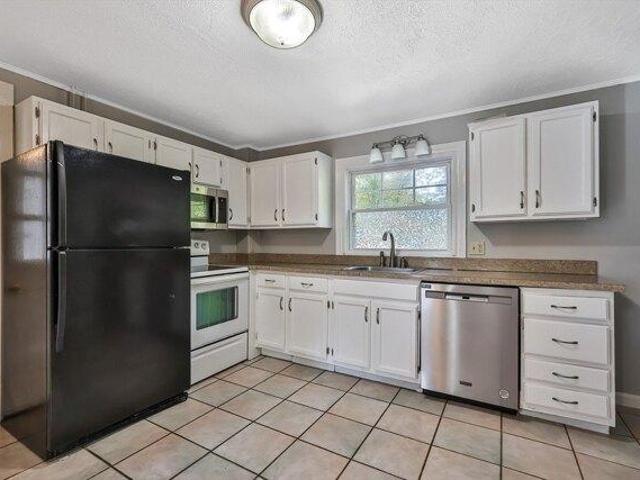 house with 3 bedroom, Northborough MA DS102029624