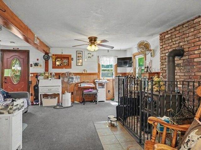 house with 3 bedroom, Northborough MA ES103223957