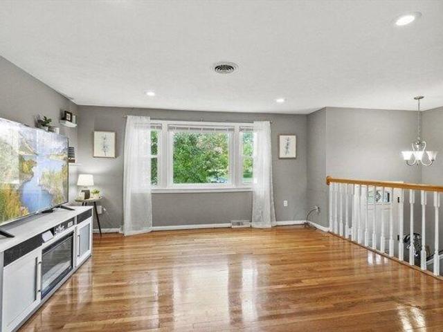 house with 3 bedroom, Northborough MA ES103249687
