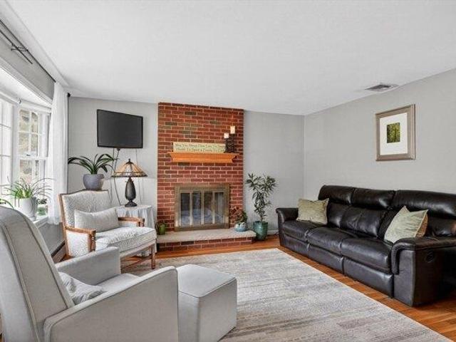 house with 3 bedroom, Northborough MA ES104850732