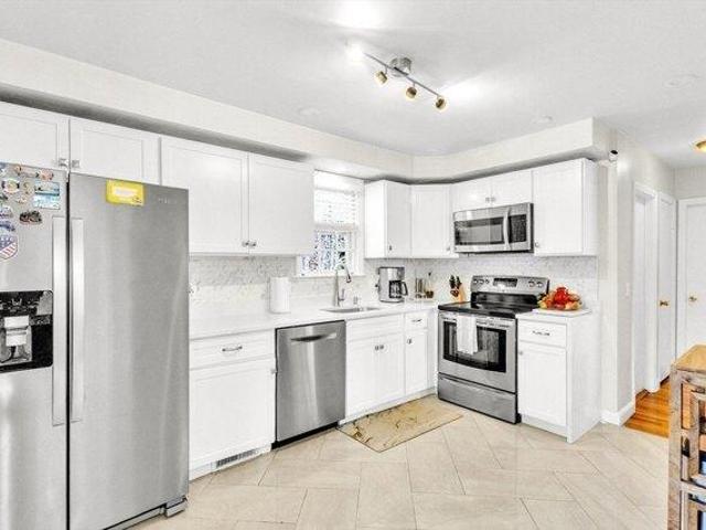 house with 3 bedroom, Northborough MA ES104852755