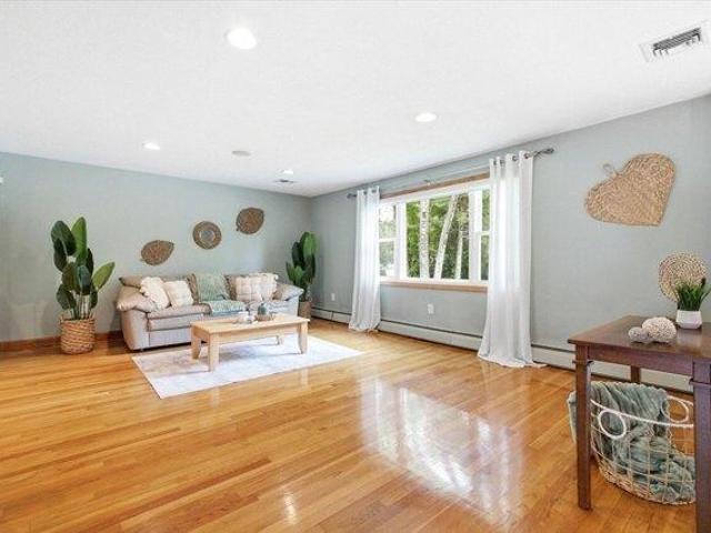 house with 3 bedroom, Northborough MA ES105081437