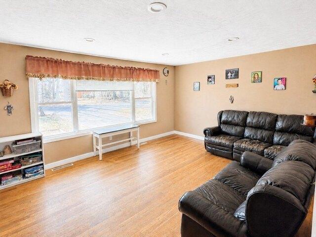 house with 3 bedroom, Northbridge MA DS103035271