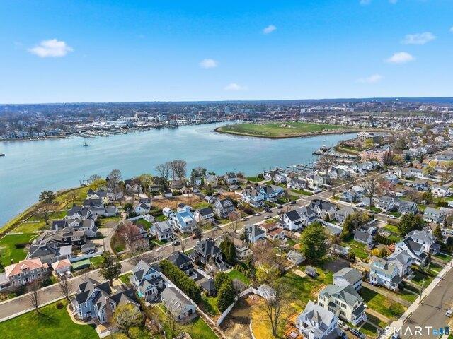 house with 3 bedroom, Norwalk CT DLS102475574