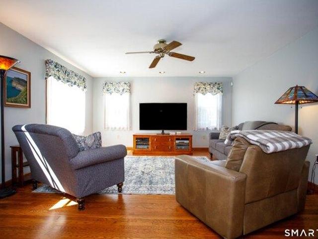 house with 3 bedroom, Norwich CT ES105112829