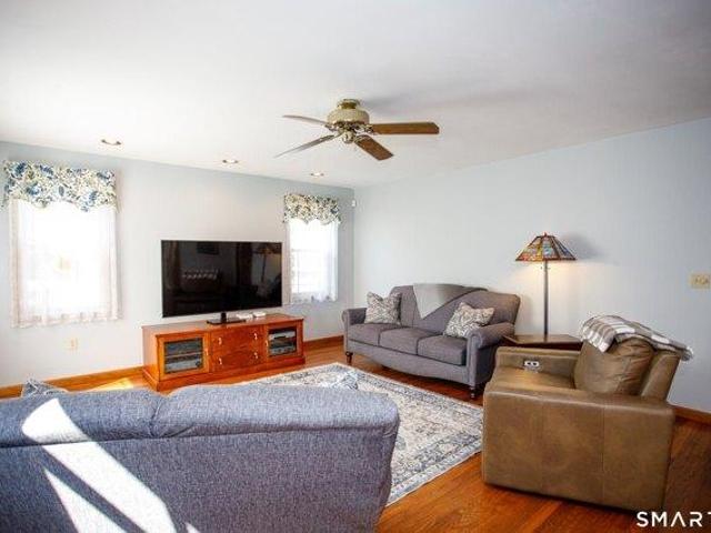 house with 3 bedroom, Norwich CT ES105207228