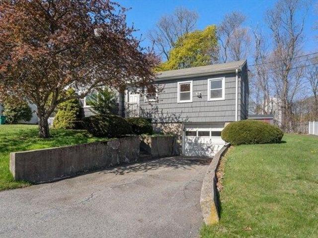house with 3 bedroom, Norwood MA DLS102860980