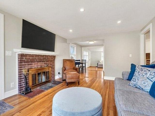 house with 3 bedroom, Norwood MA DS102824915