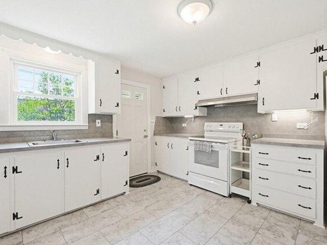 house with 3 bedroom, Norwood MA DS102959138