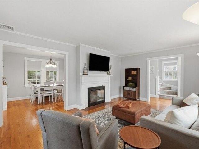 house with 3 bedroom, Norwood MA ES105059836