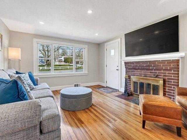house with 3 bedroom, Norwood MA ES102824915