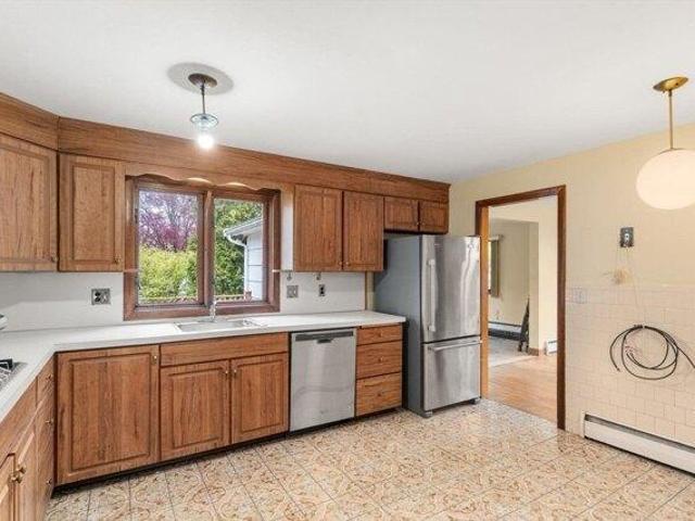 house with 3 bedroom, Norwood MA ES102827740