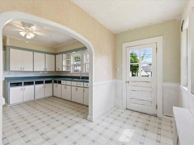 house with 3 bedroom, Norwood MA ES103223266