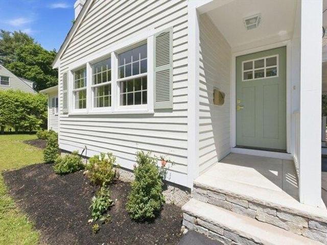 house with 3 bedroom, Norwood MA ES103807919