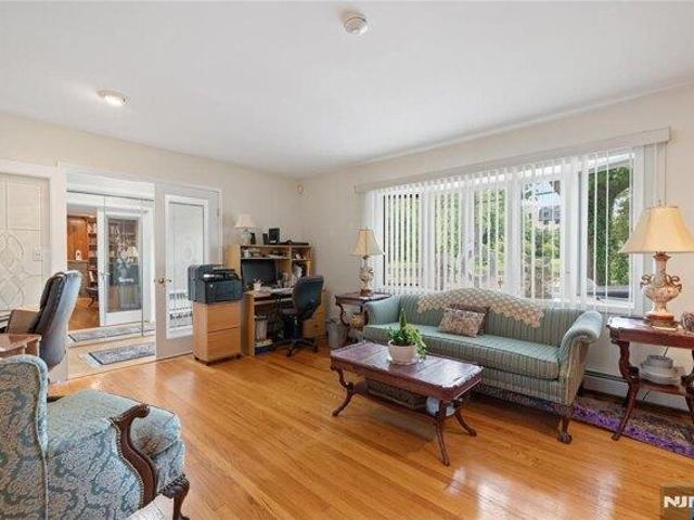 house with 3 bedroom, Nutley NJ ES104376902
