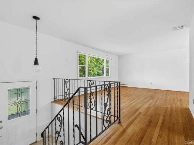 house with 3 bedroom, NY NY DLS102811913