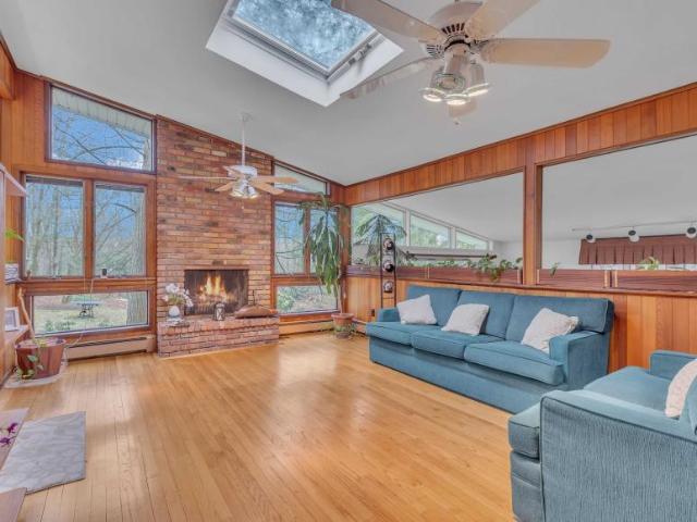 house with 3 bedroom, NY NY DS102245225