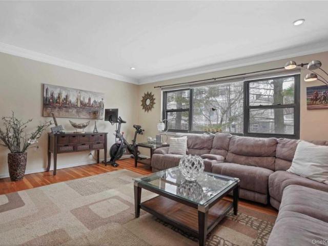house with 3 bedroom, NY NY DS102245582
