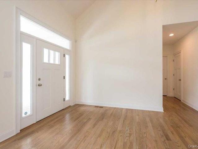 house with 3 bedroom, NY NY ES101367542