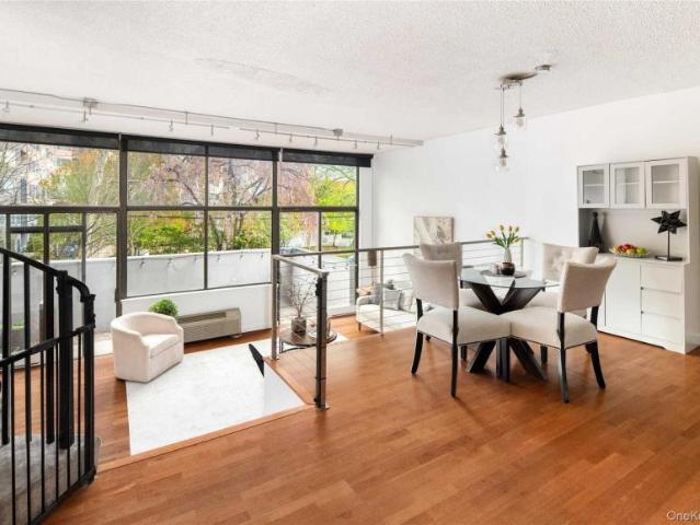 house with 3 bedroom, NY NY ES101508805