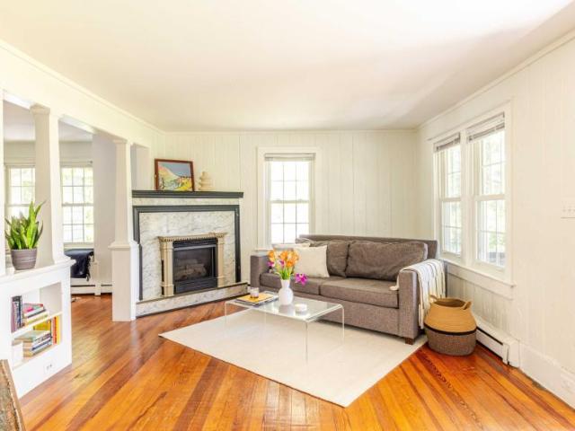 house with 3 bedroom, NY NY ES102018896