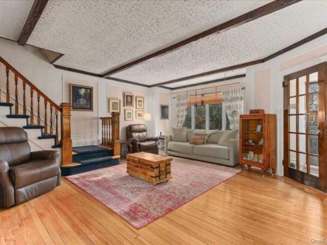 house with 3 bedroom, NY NY ES102245251