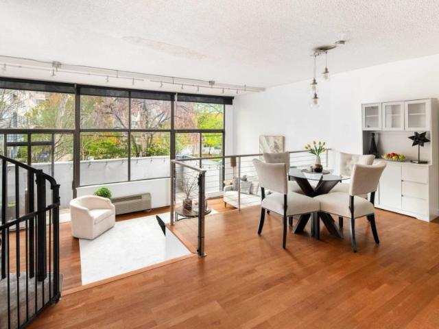 house with 3 bedroom, NY NY ES102245326