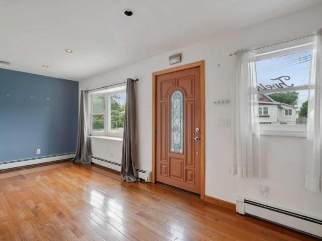 house with 3 bedroom, NY NY ES102435219