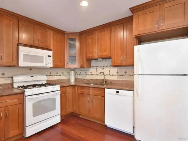 house with 3 bedroom, NY NY ES102770958