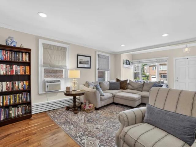 house with 3 bedroom, NY NY ES102715916