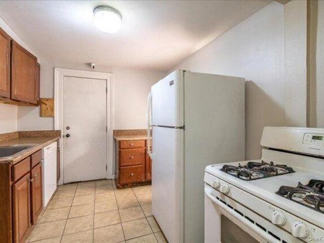 house with 3 bedroom, Nyack NY DLS101783071