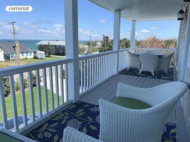 house with 3 bedroom, Oak Bluffs MA DS102000244
