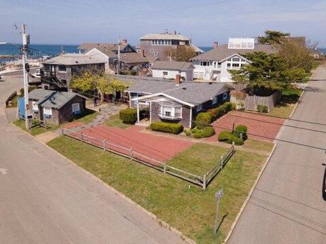 house with 3 bedroom, Oak Bluffs MA DS102566188