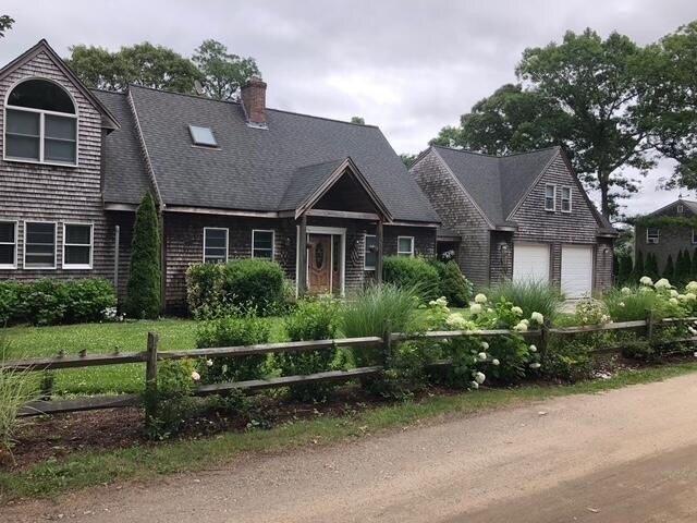 house with 3 bedroom, Oak Bluffs MA DS103888341