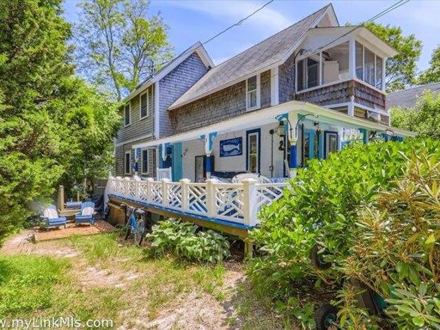 house with 3 bedroom, Oak Bluffs MA ES104043376