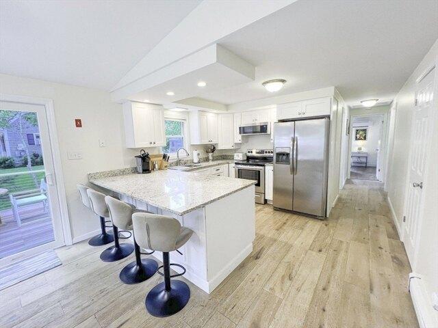 house with 3 bedroom, Oak Bluffs MA ES104264201