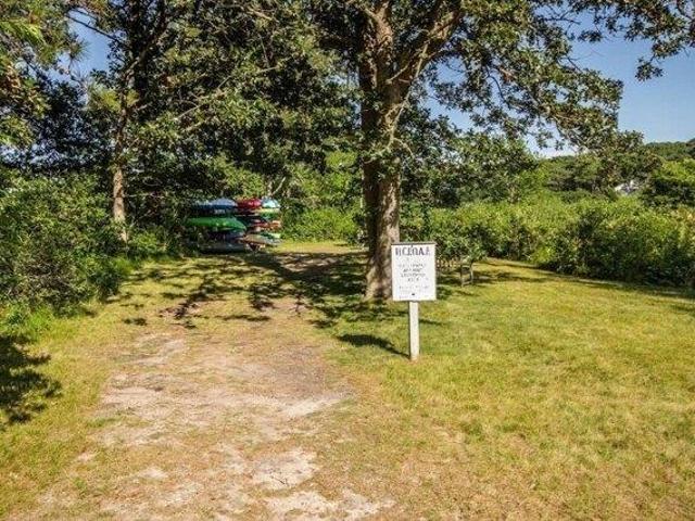house with 3 bedroom, Oak Bluffs MA ES104441396
