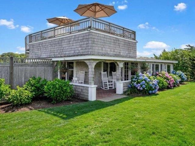 house with 3 bedroom, Oak Bluffs MA ES104907463