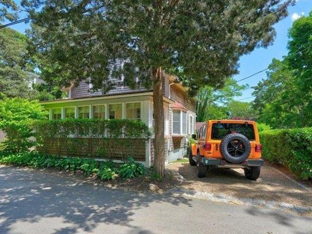 house with 3 bedroom, Oak Bluffs MA ES105059719