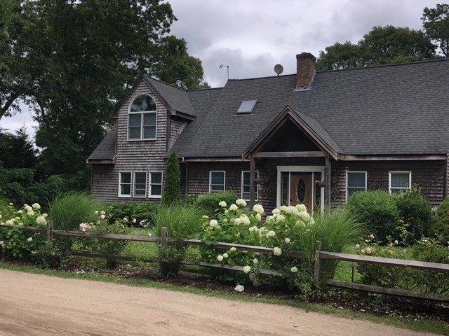 house with 3 bedroom, Oak Bluffs MA ES105092856